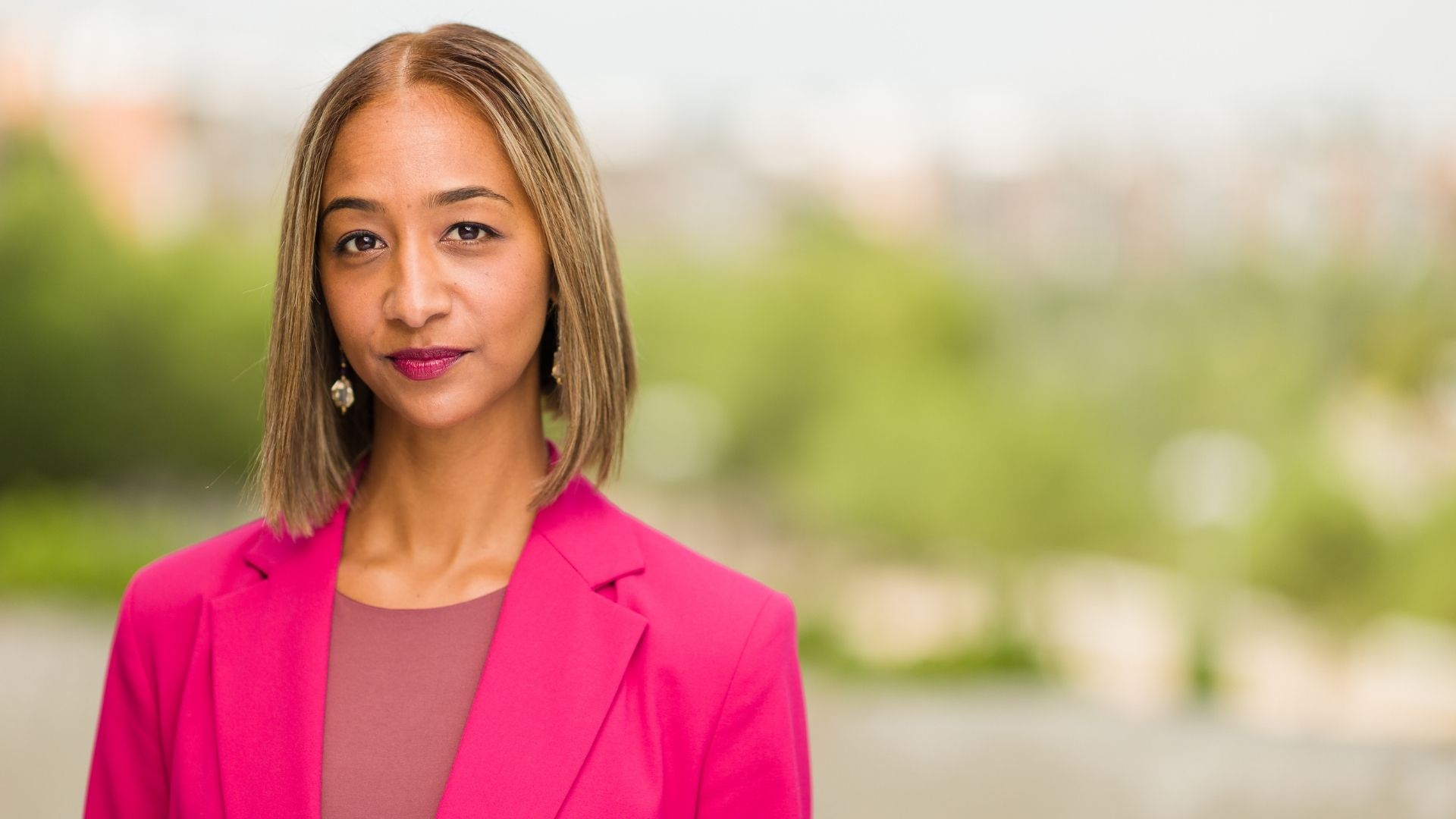 Top Professional Headshot Services: Compare the Best Options for 2025 ...